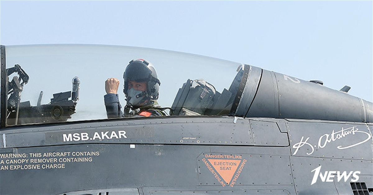 Хулуси Акар за штурвалом истребителя F-16 - ВИДЕО | 1news.az | Новости