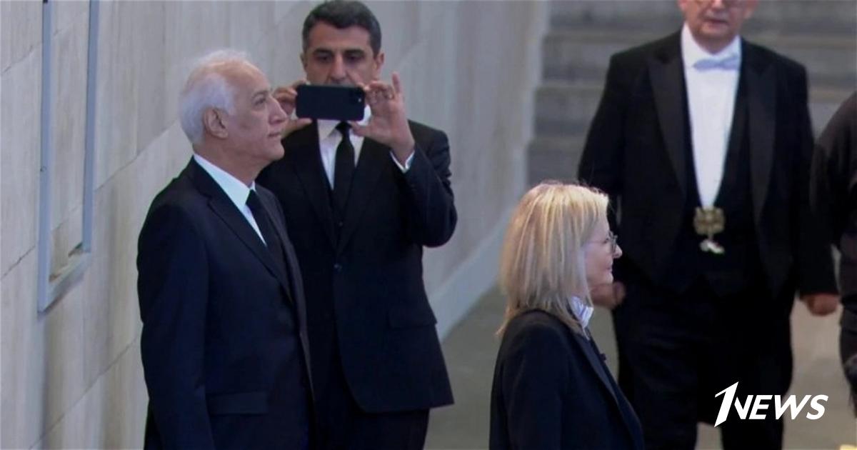 Президент Армении Хачатурян возмутил британцев нарушением протокола у гроба Елизаветы II | 1news ...