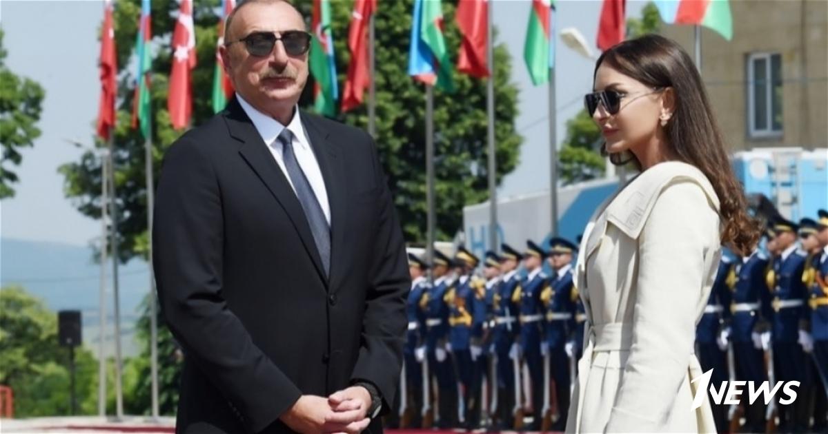 Ильхам Алиев и Мехрибан Алиева поздравили Нурай Гюнгёр с титулом чемпиона по тяжелой атлетике ...