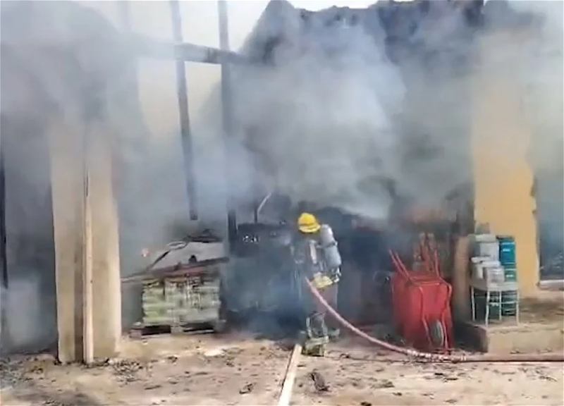 Fire breaks out in building materials store in Bina settlement - video ...
